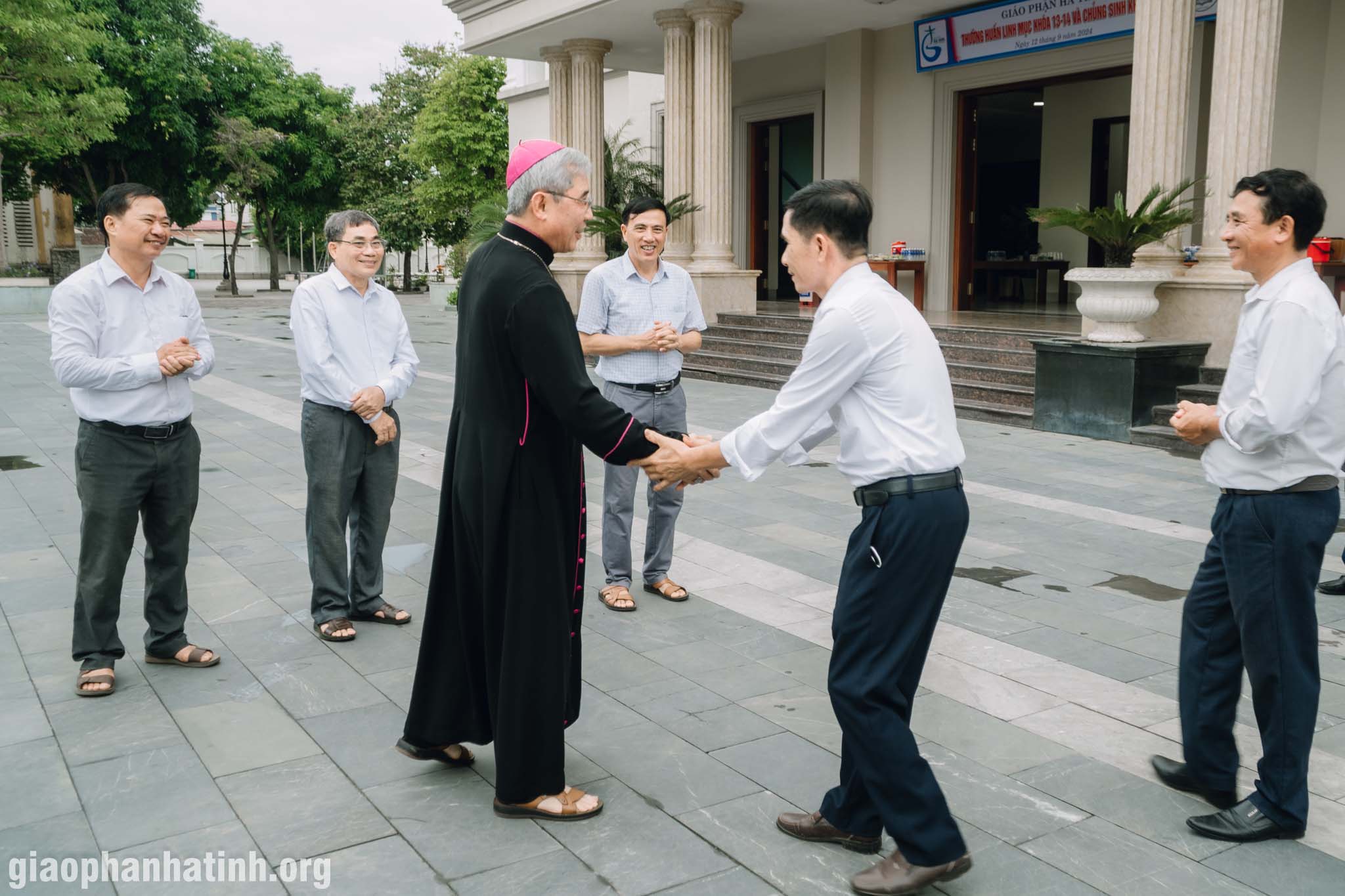 Linh mục khóa XIII, XIV và chủng sinh khóa XV tham dự Thường huấn linh ...