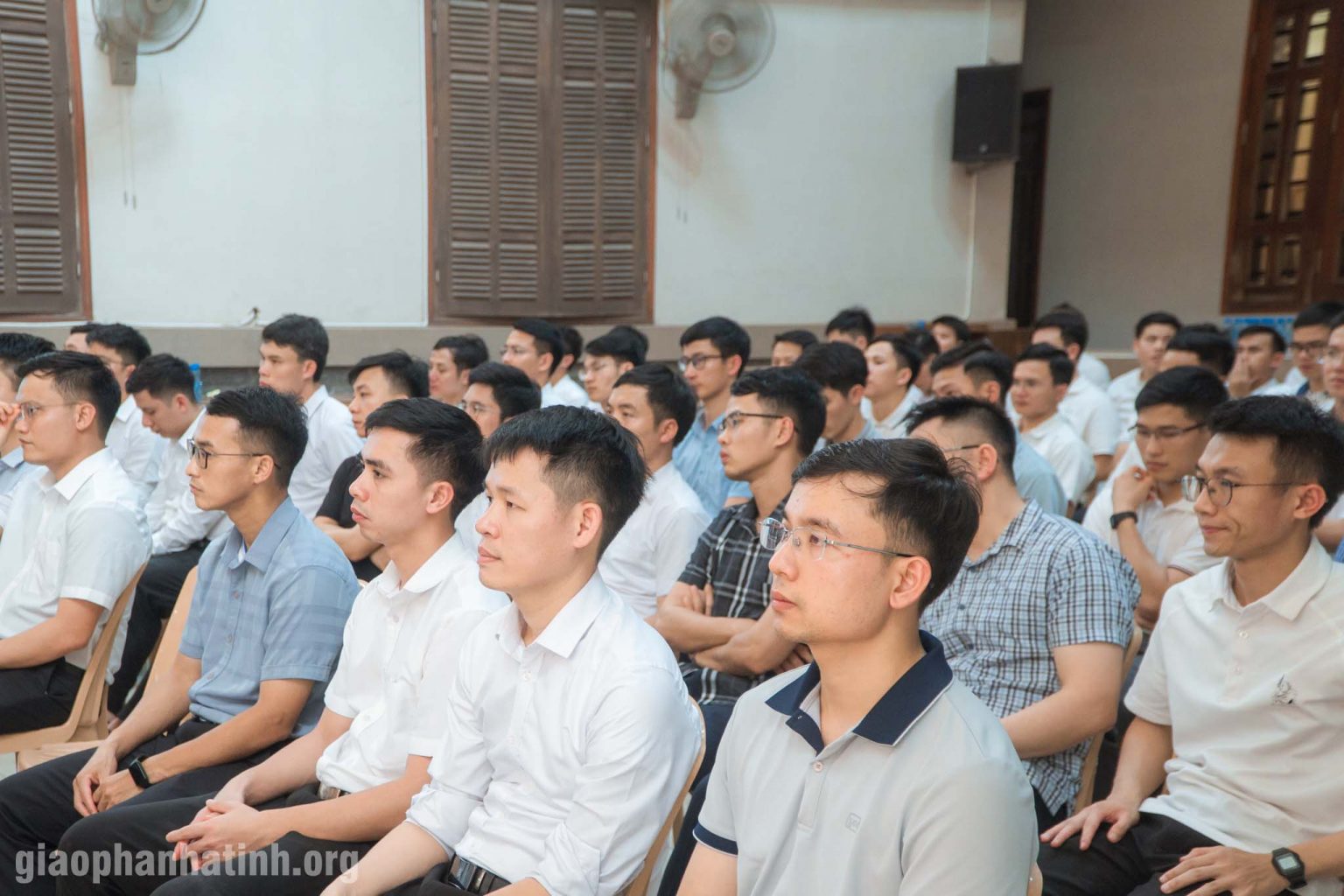 Đức Cha Louis Gặp Gỡ & Huấn Dụ Các Chủng Sinh Trước Kỳ Thực Tập Mục Vụ ...